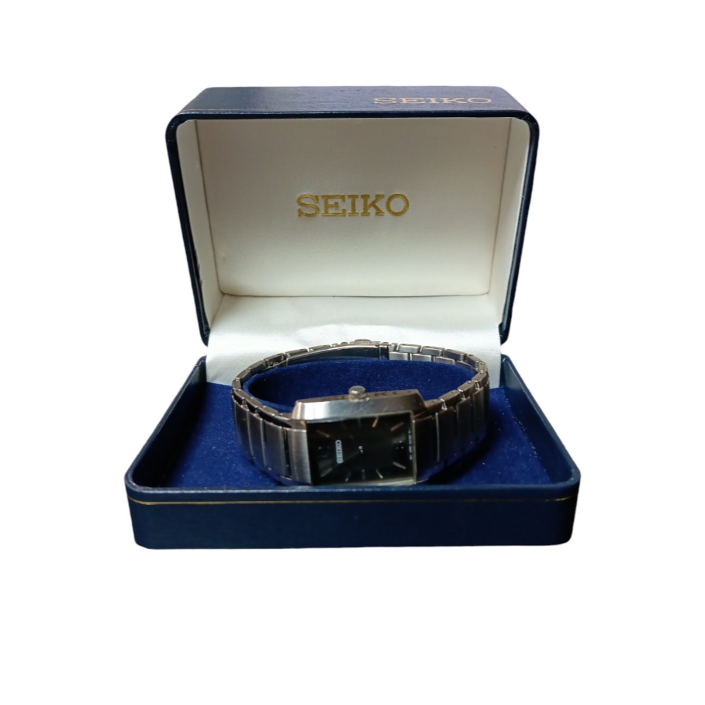 Seiko Seiko Rectangular quartz mens watch - Own4Less